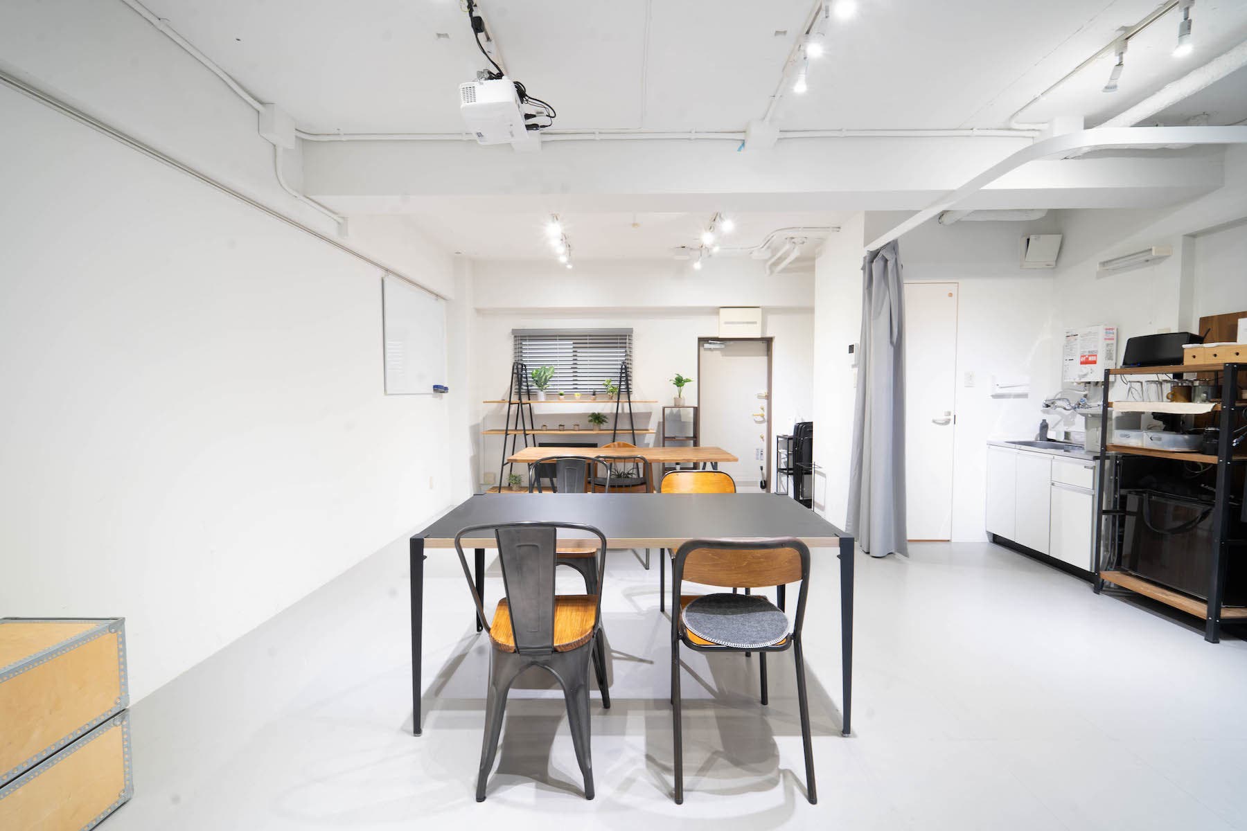 【原宿駅徒歩6分 / - C -（409号室）】 白壁・グレータイルの綺麗めハウススタジオ / 無料レンタル備品も充実の写真15