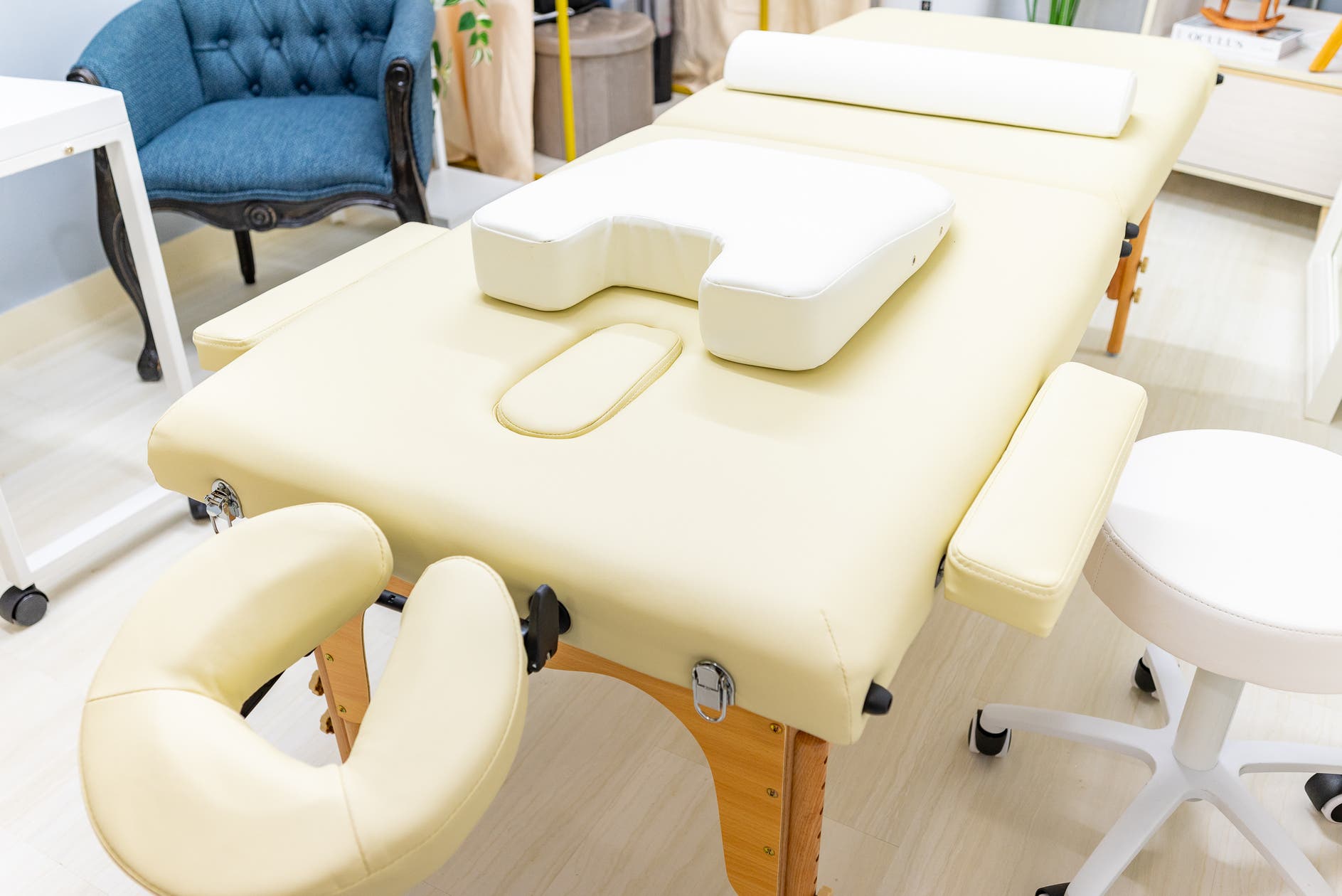 マッサージ・施術ベッドの画像2