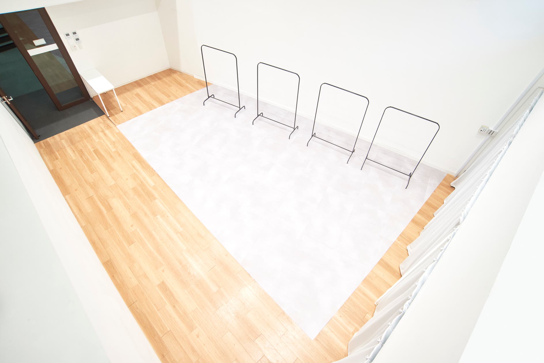 天井高5.4ｍの開放的な空間が特徴の白壁撮影スタジオの写真7