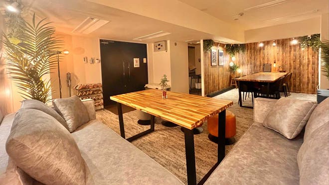 NEW!【四ツ谷駅徒歩1分】最大24名/無料光Wifi/会議・撮影・懇親会・推し会・女子会・ボドゲ等!飲食🍷可!の写真3