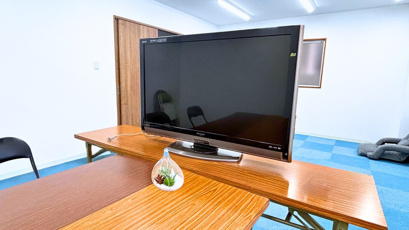 【駅近16名会議室】TVモニタ高速光WiFi完備1,990円/h｜8h13,280円パックの写真8