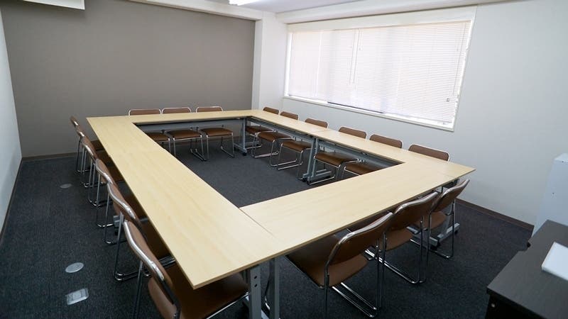 名古屋駅徒歩２分の会議室！スクール１８名でプロジェクター等備品は無料の写真4