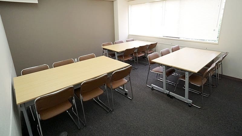 名古屋駅徒歩２分の会議室！スクール１８名でプロジェクター等備品は無料の写真5