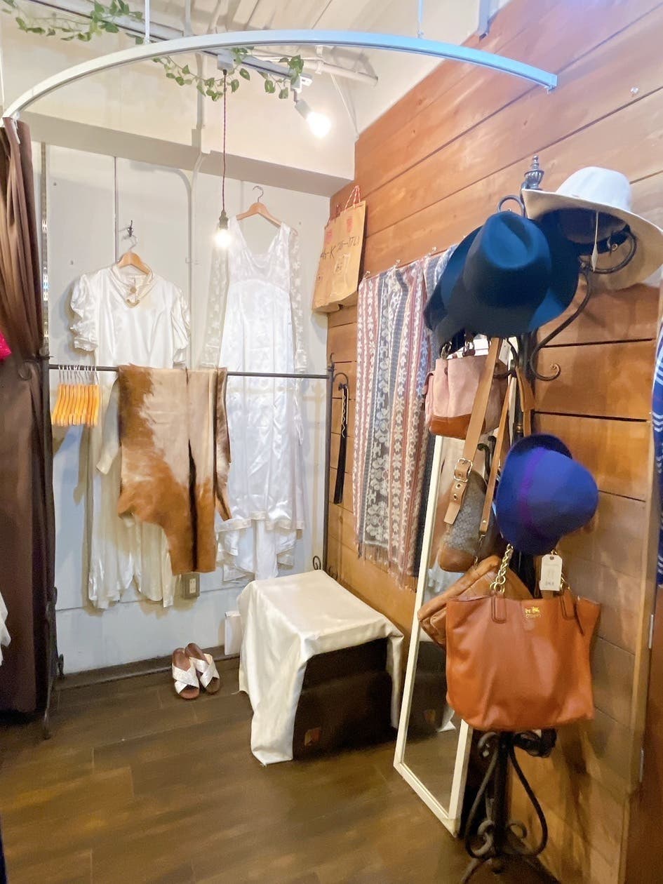 目黒川沿いのアンティークショップスタジオの写真8