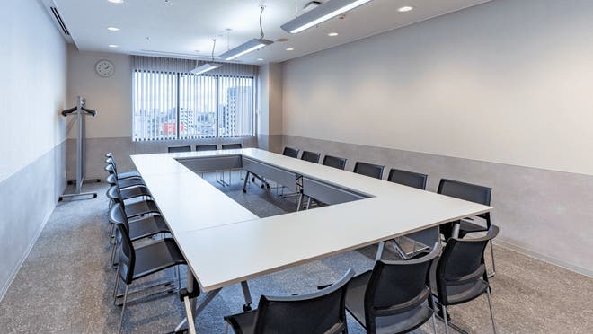 《名古屋会議室 今池ガスビル店 クリスタルルーム(基本形)》地下鉄「今池駅」直結!アクセス良好なスタイリッシュ空間の写真1