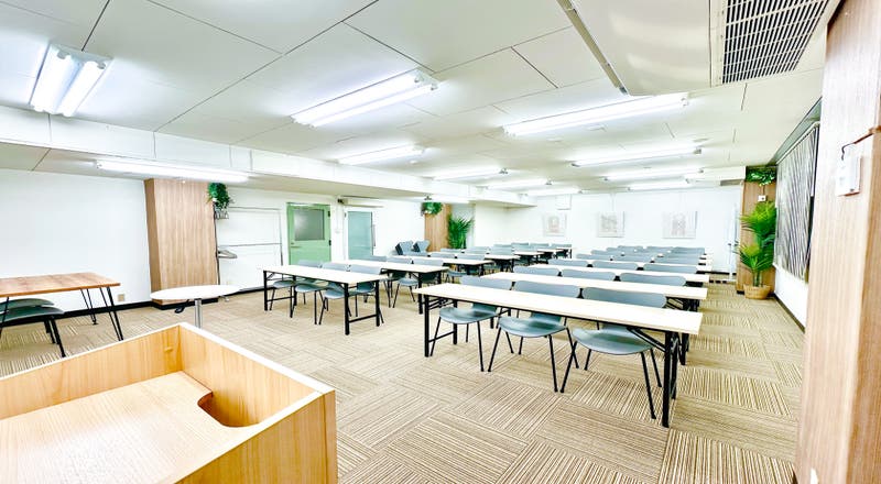 本通駅至近🚶地域最大級☘️最大52名🆗 土足利用｜24時間✨ホワイトボード｜プロジェクター｜Wi-Fi｜簡単入室