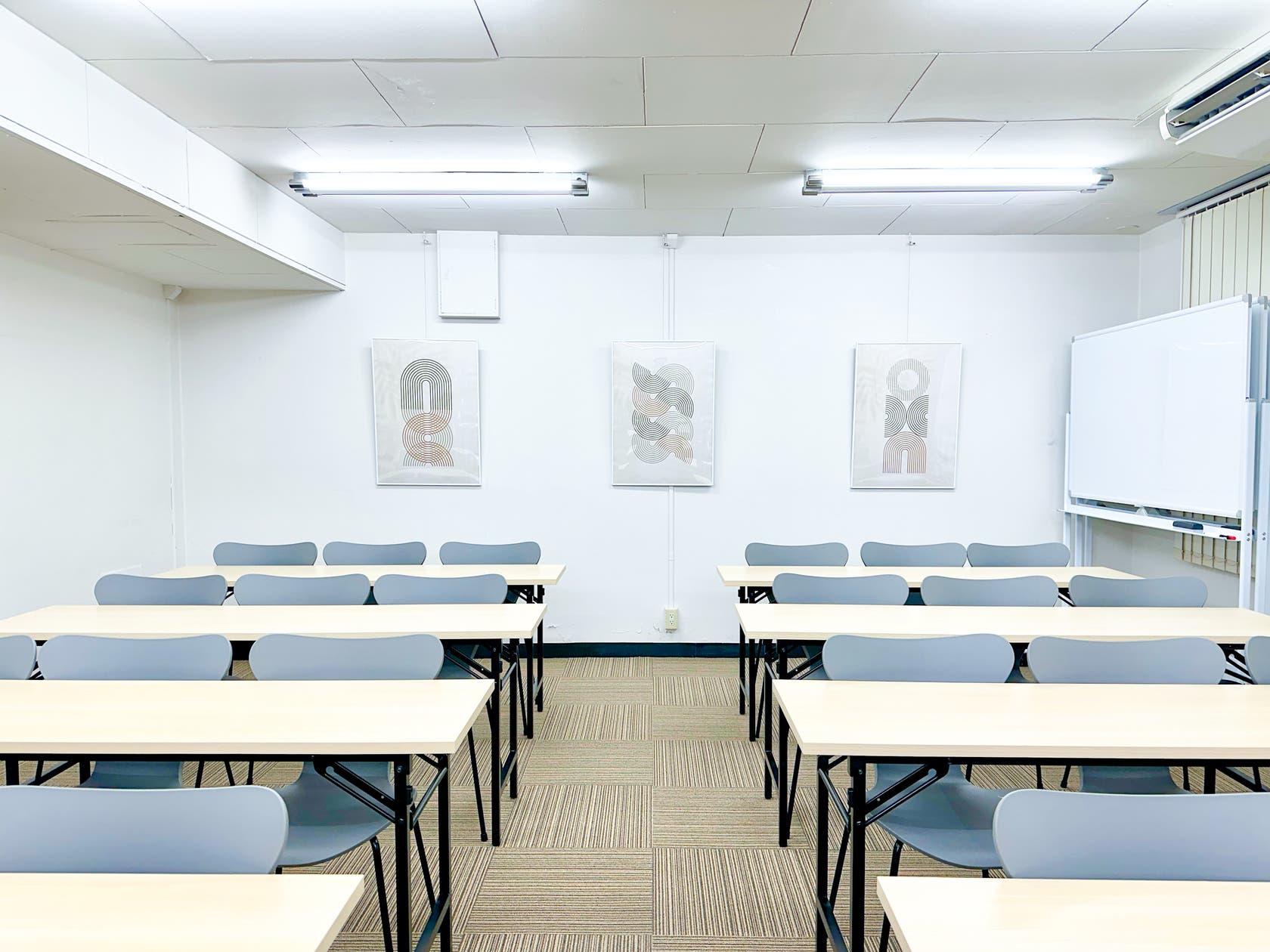 本通駅至近🚶地域最大級☘️最大52名🆗 土足利用｜24時間✨ホワイトボード｜プロジェクター｜Wi-Fi｜簡単入室の写真11