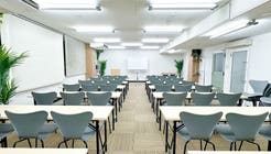 本通駅至近🚶地域最大級☘️最大52名🆗 土足利用|24時間✨ホワイトボード|プロジェクター|Wi-Fi|簡単入室の写真3
