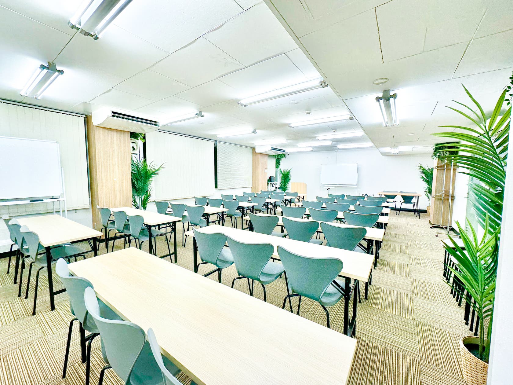 本通駅至近🚶地域最大級☘️最大52名🆗 土足利用｜24時間✨ホワイトボード｜プロジェクター｜Wi-Fi｜簡単入室の写真14