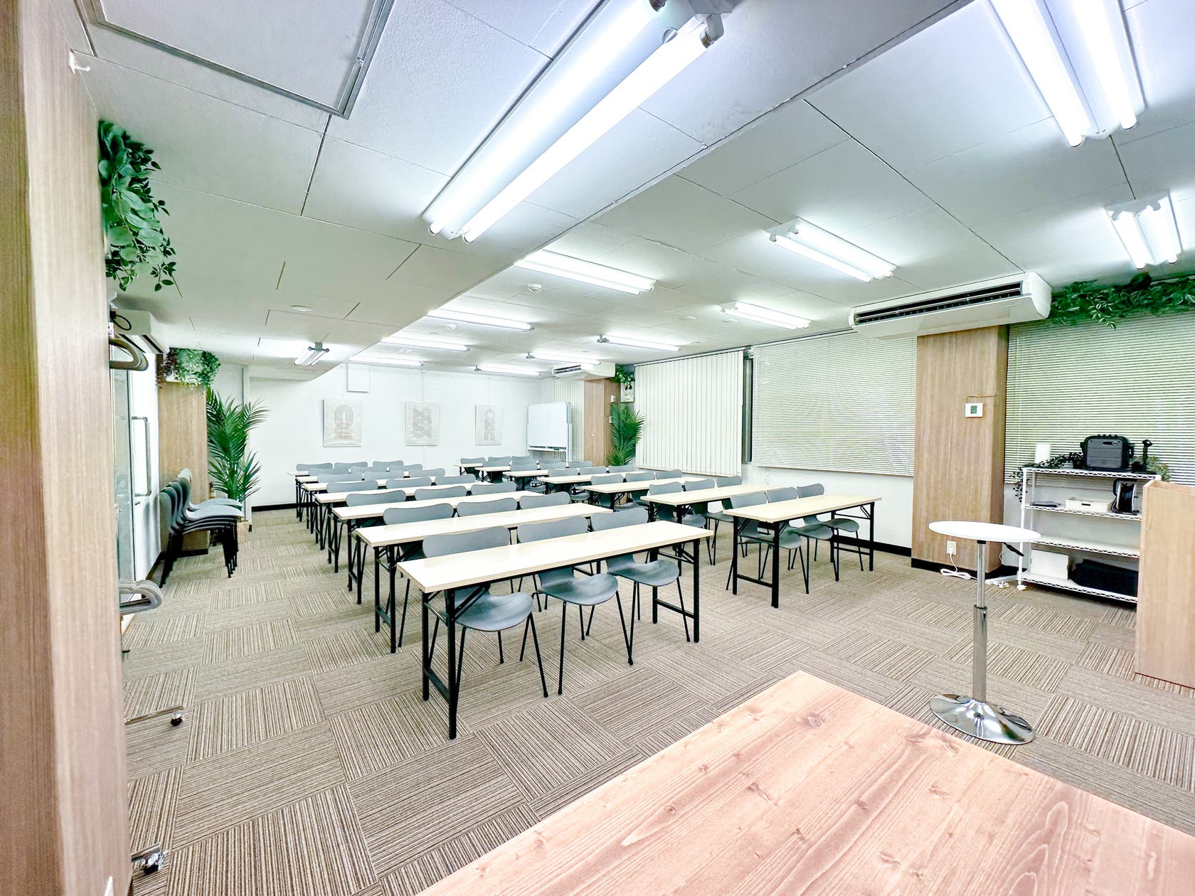 本通駅至近🚶地域最大級☘️最大52名🆗 土足利用｜24時間✨ホワイトボード｜プロジェクター｜Wi-Fi｜簡単入室の写真16