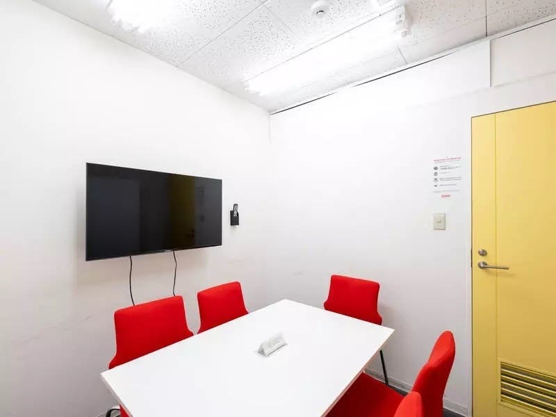 ワンコイン会議室新橋駅前B-05 新橋駅直結の会議室！ZOOM会議やリモートワーク最適環境！ワンコイン会議室B-05の写真4