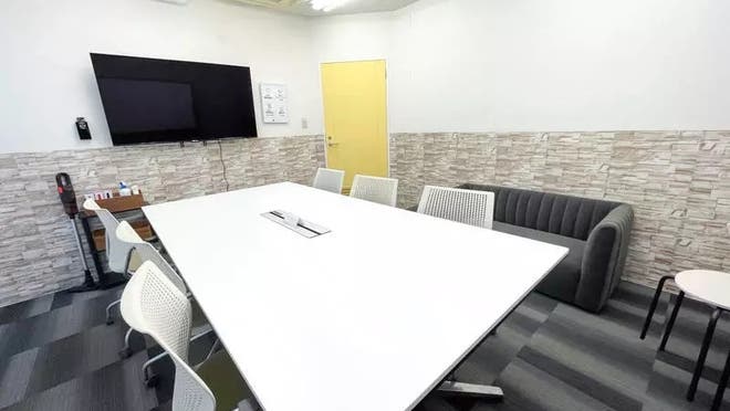 ワンコイン会議室新橋駅前B-04 新橋駅直結の会議室! l ZOOM会議やリモートワーク最適環境!ワンコイン会議室B-04の写真4