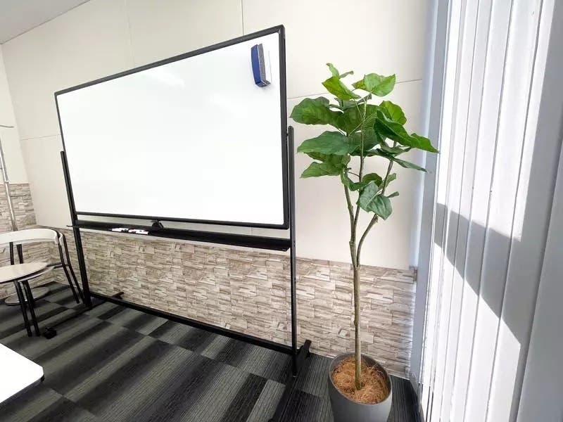 ワンコイン会議室新橋駅前B-04 新橋駅直結の会議室！ l ZOOM会議やリモートワーク最適環境！ワンコイン会議室B-04の写真7