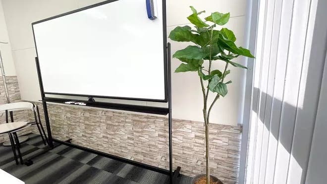 ワンコイン会議室新橋駅前B-04 新橋駅直結の会議室! l ZOOM会議やリモートワーク最適環境!ワンコイン会議室B-04の写真7