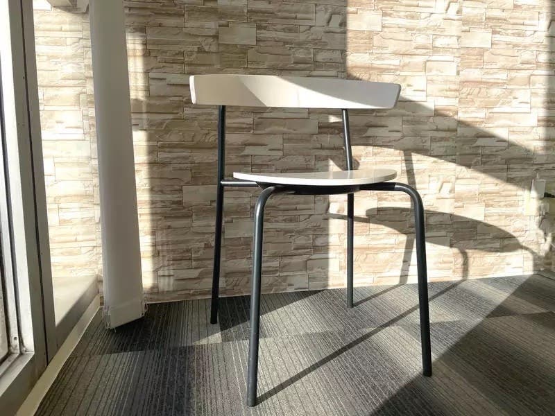 ワンコイン会議室新橋駅前B-04 新橋駅直結の会議室！ l ZOOM会議やリモートワーク最適環境！ワンコイン会議室B-04の写真9