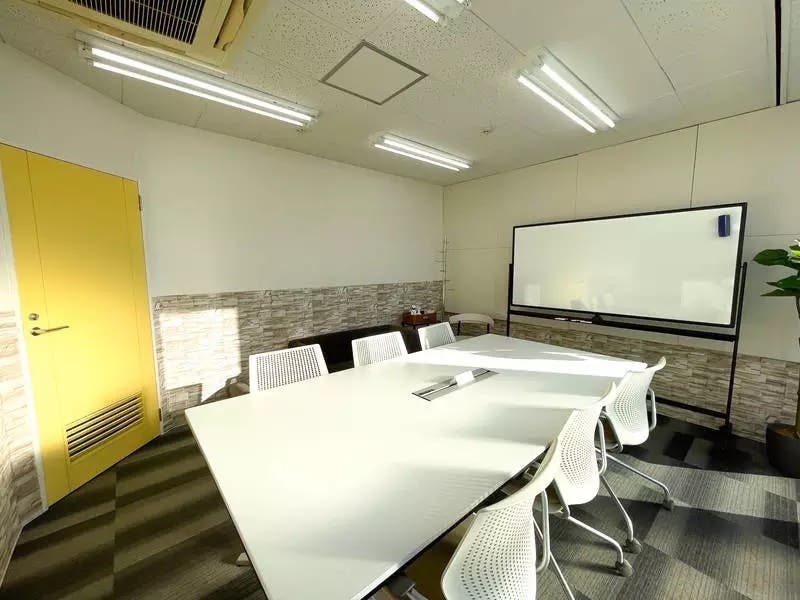 ワンコイン会議室新橋駅前B-04 新橋駅直結の会議室！ l ZOOM会議やリモートワーク最適環境！ワンコイン会議室B-04の写真13