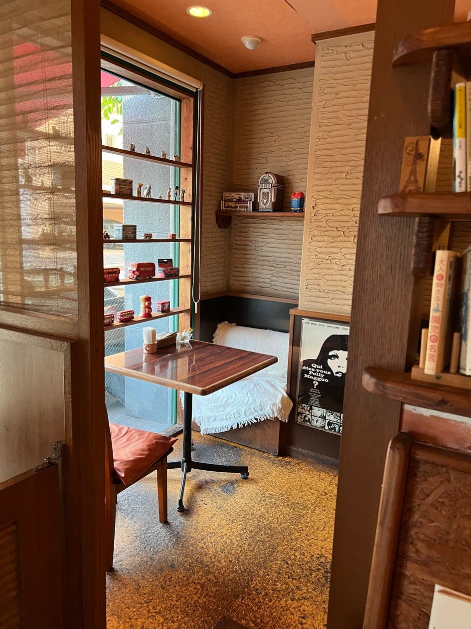 新都心駐車場6台の可愛いカフェの写真5