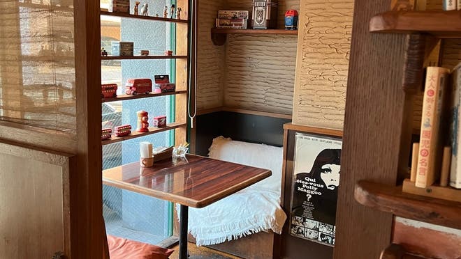 新都心駐車場6台の可愛いカフェの写真5