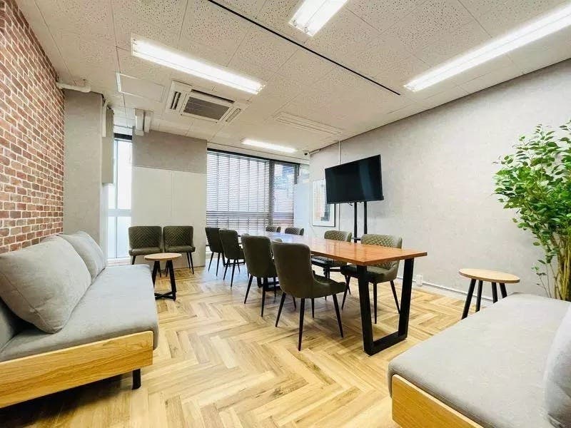 【完全個室 l オンライン会議可】ワンコイン会議室新橋 新橋駅直結会議室B-08の写真2