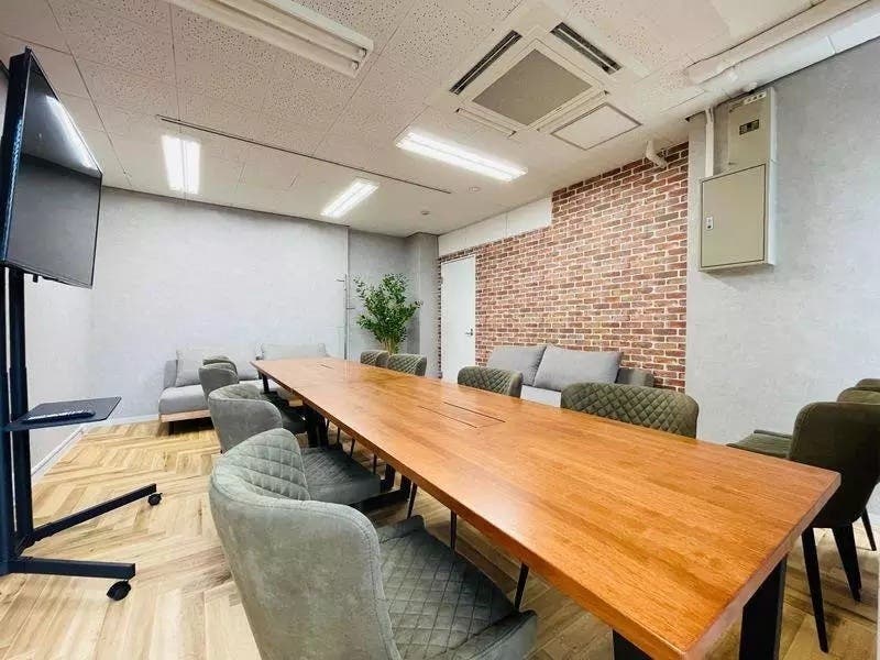 【完全個室 l オンライン会議可】ワンコイン会議室新橋 新橋駅直結会議室B-08の写真4