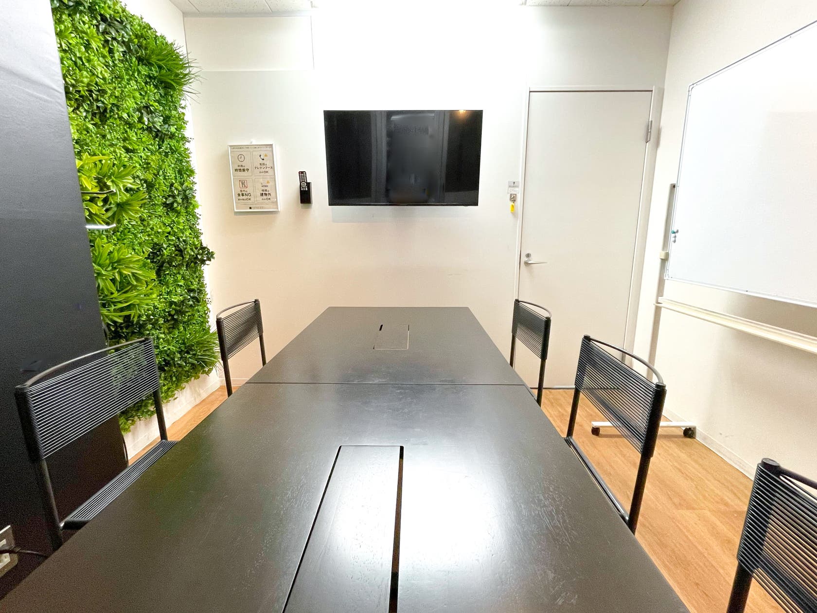 〈駅直結！新橋駅徒歩0分｜最大6名〉テレワーク、会議の利用に最適！ワンコイン会議室｜『B-07』の写真9