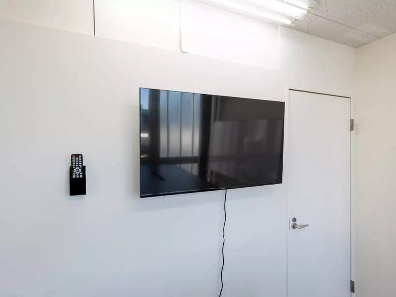 〈駅直結！新橋駅徒歩0分｜最大6名〉テレワーク、会議の利用に最適！ワンコイン会議室｜『B-07』の写真10