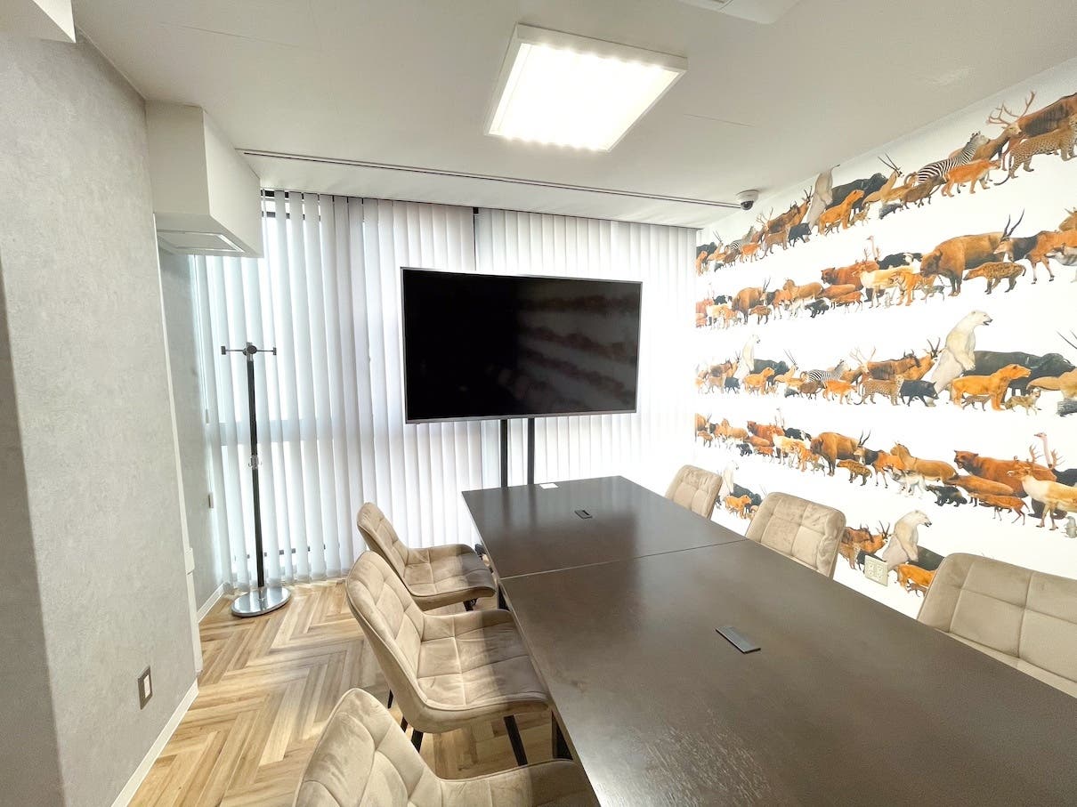 〈駅直結！新橋駅徒歩0分｜最大12名〉ビジネス、セミナー利用に最適！ワンコイン会議室 新橋｜ルーム『ライト』の写真2