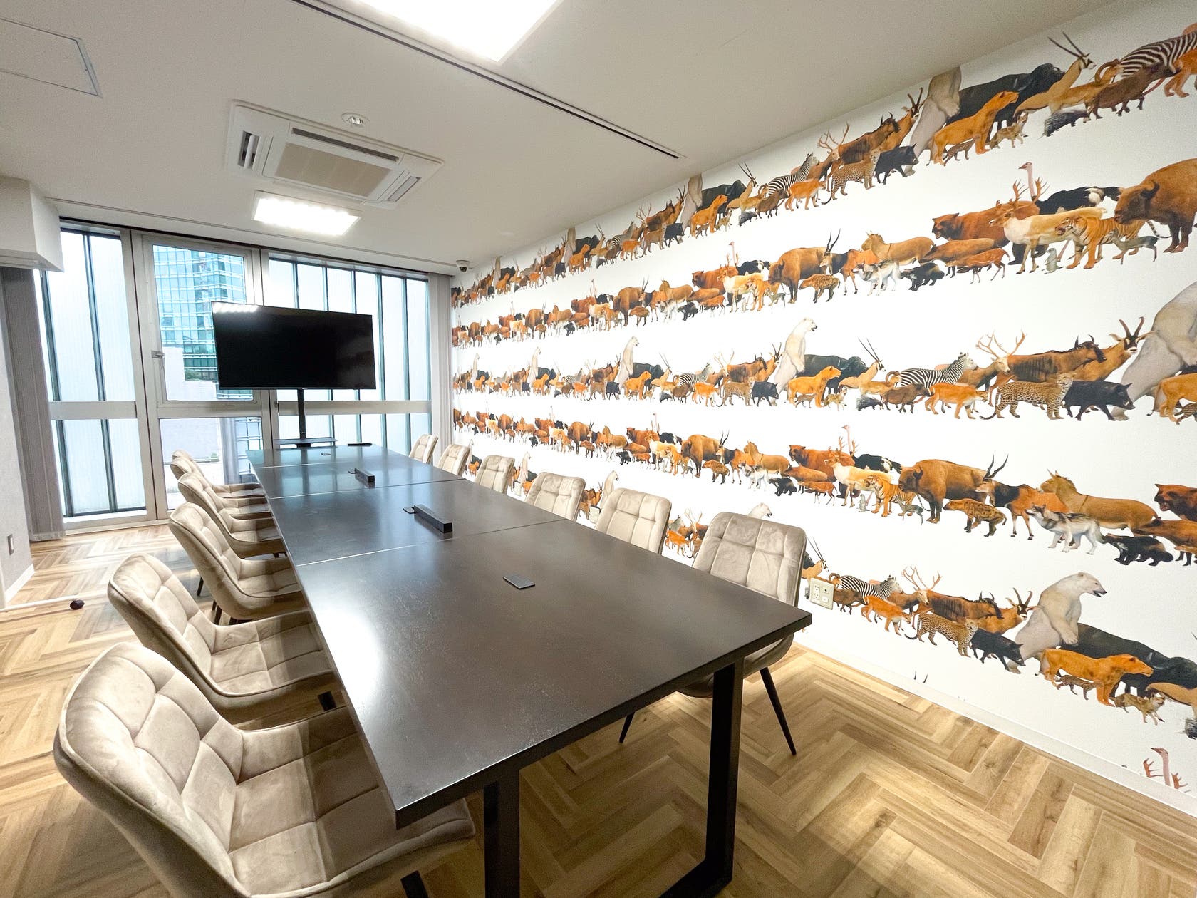 〈駅直結！新橋駅徒歩0分｜最大12名〉ビジネス、セミナー利用に最適！ワンコイン会議室 新橋｜ルーム『ライト』の写真10