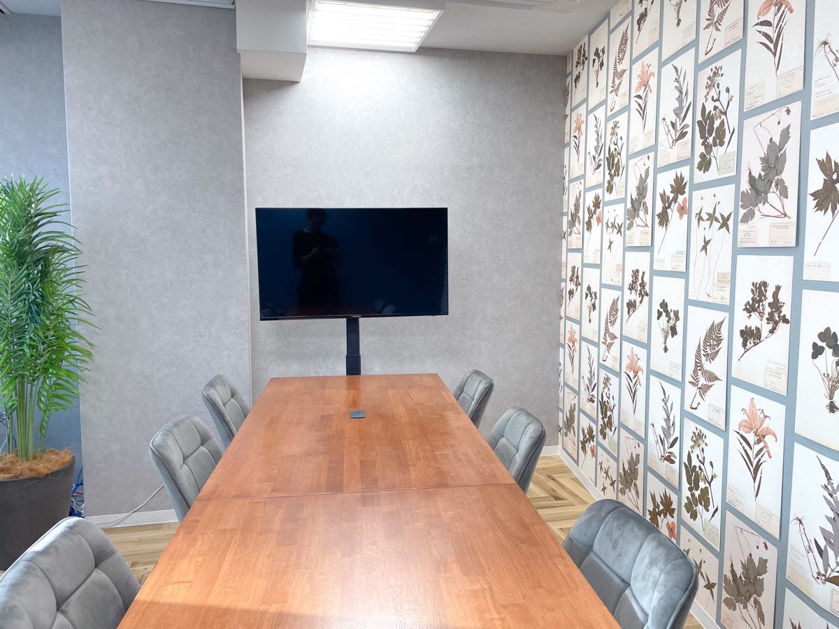 〈駅直結！新橋駅徒歩0分｜最大8名〉ビジネス、セミナー利用に最適！ワンコイン会議室 新橋｜『ダーウィン』の写真11