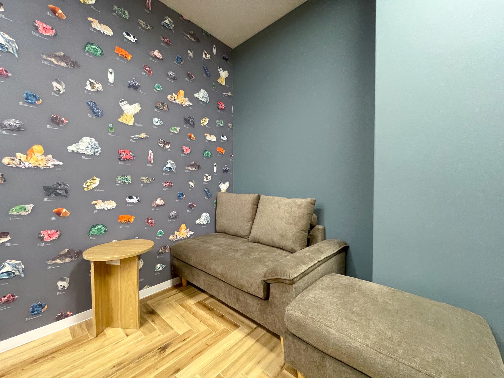 〈駅直結！新橋駅徒歩0分｜最大8名〉ビジネス利用に最適！ワンコイン会議室 新橋｜『ニュートン』旧A-13の写真5