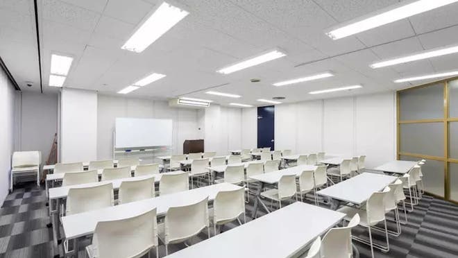 ワンコイン会議室新橋 新橋駅直結セミナールーム 『65インチ4Kモニター / 100インチ相当 プロジェクター導入!』の写真7