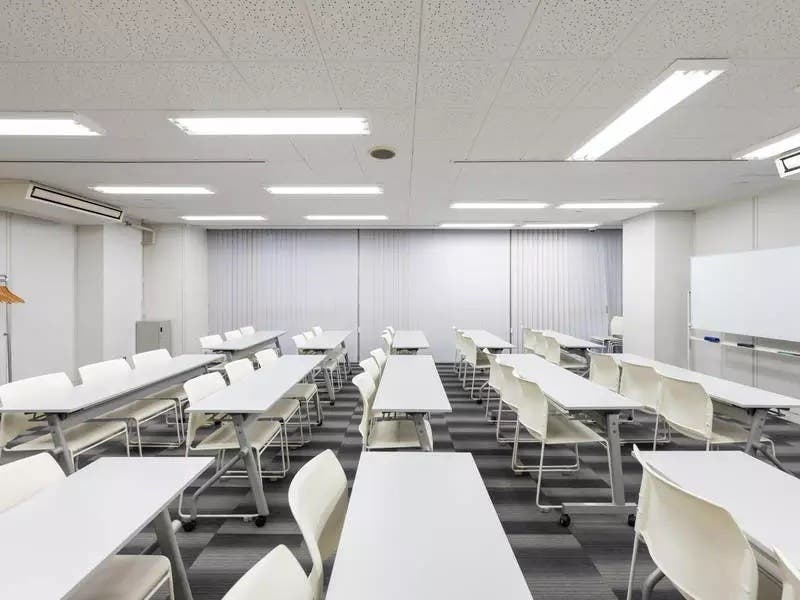 ワンコイン会議室新橋 新橋駅直結セミナールーム 『65インチ4Kモニター / 100インチ相当 プロジェクター導入！』の写真12