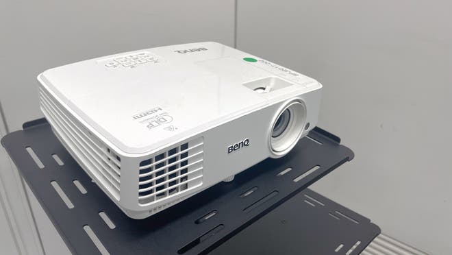 ワンコイン会議室新橋 新橋駅直結セミナールーム 『65インチ4Kモニター / 100インチ相当 プロジェクター導入!』の写真14