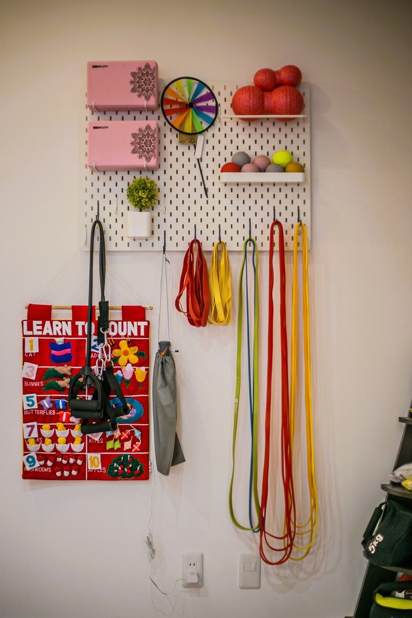 子連れOK！鏡張り！TRX＆ハンモックヨガができるフィットネス空間！各種トレーニングツール完備！の写真13