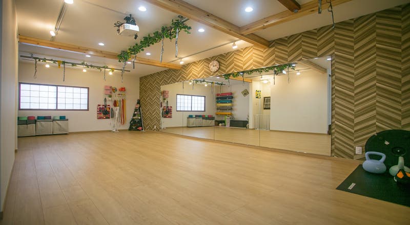 子連れOK！鏡張り！TRX＆ハンモックヨガができるフィットネス空間！各種トレーニングツール完備！