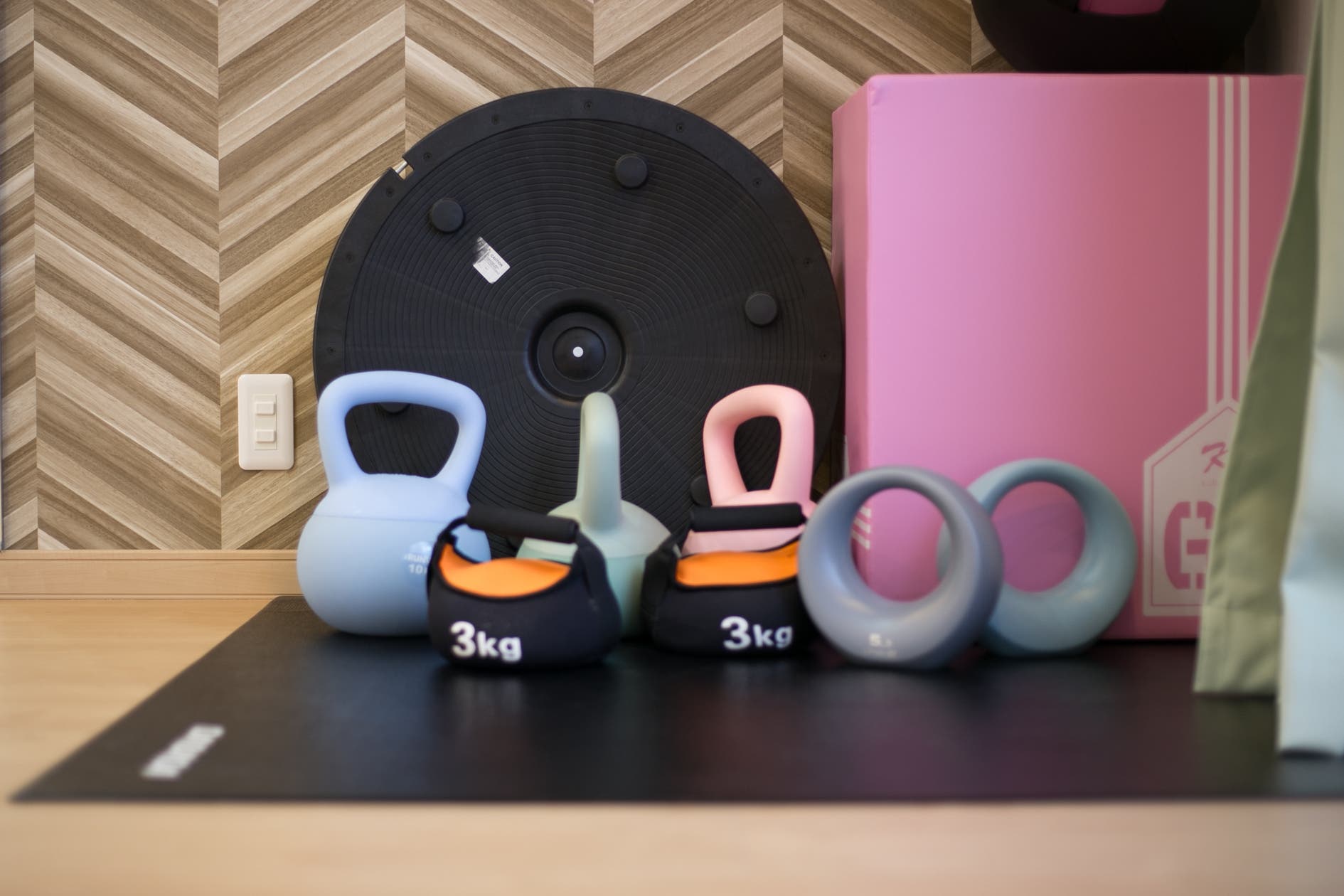 子連れOK！鏡張り！TRX＆ハンモックヨガができるフィットネス空間！各種トレーニングツール完備！の写真9