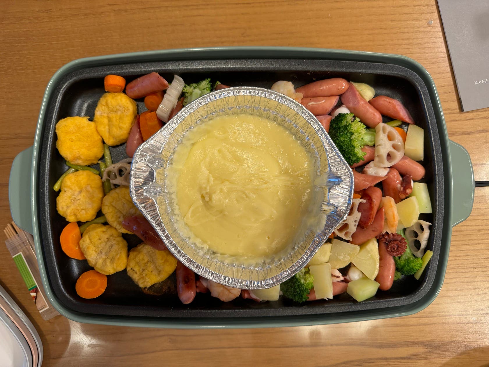 クリスマスツリー設置しました⭐️110インチプロジェクターで動画が見放題🎞️✨新大阪駅徒歩5分🏠🎉の写真8