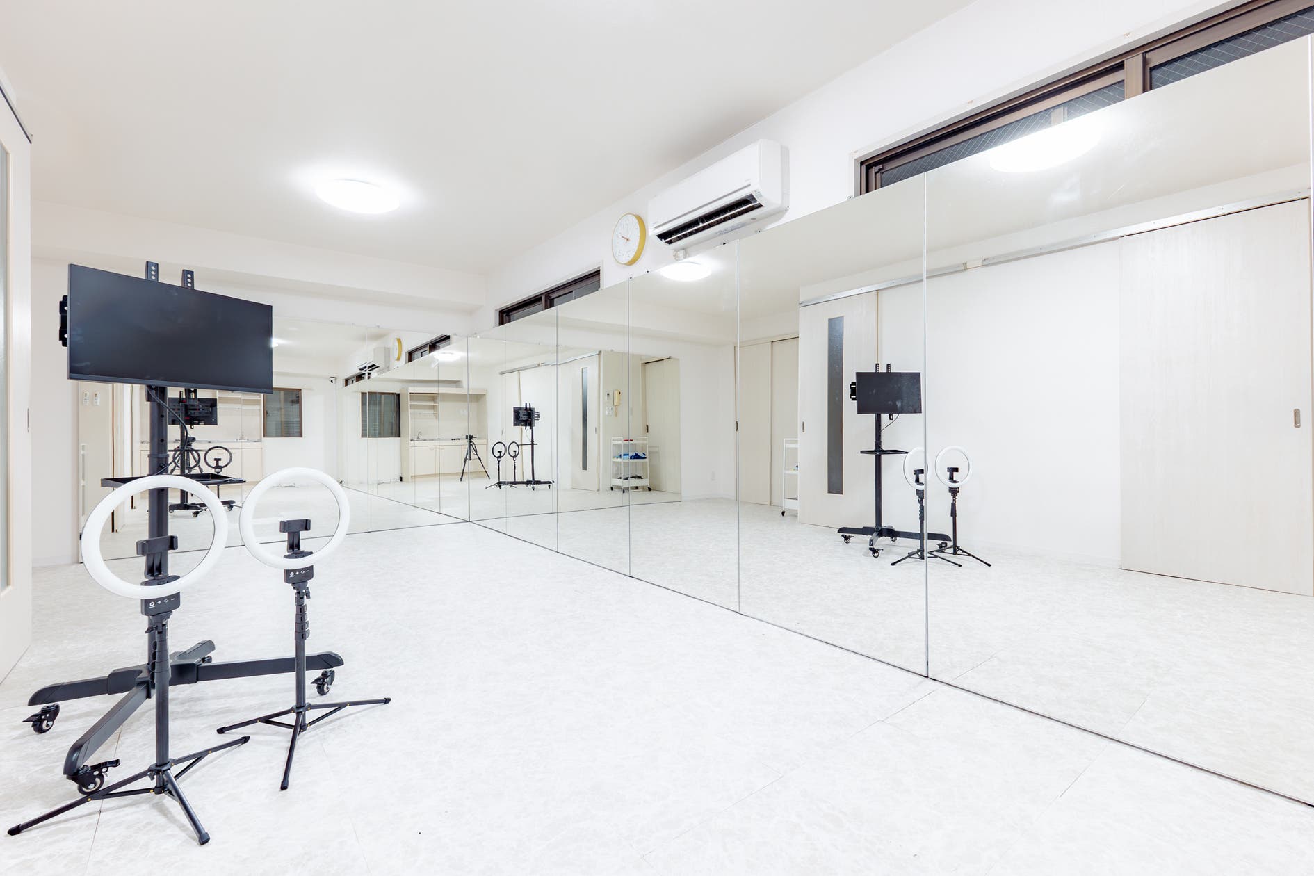 【オープン記念㊗割引🌟駅徒歩４分🌟】ダンスもできるレンタルスタジオ｜24時間利用可能の写真5