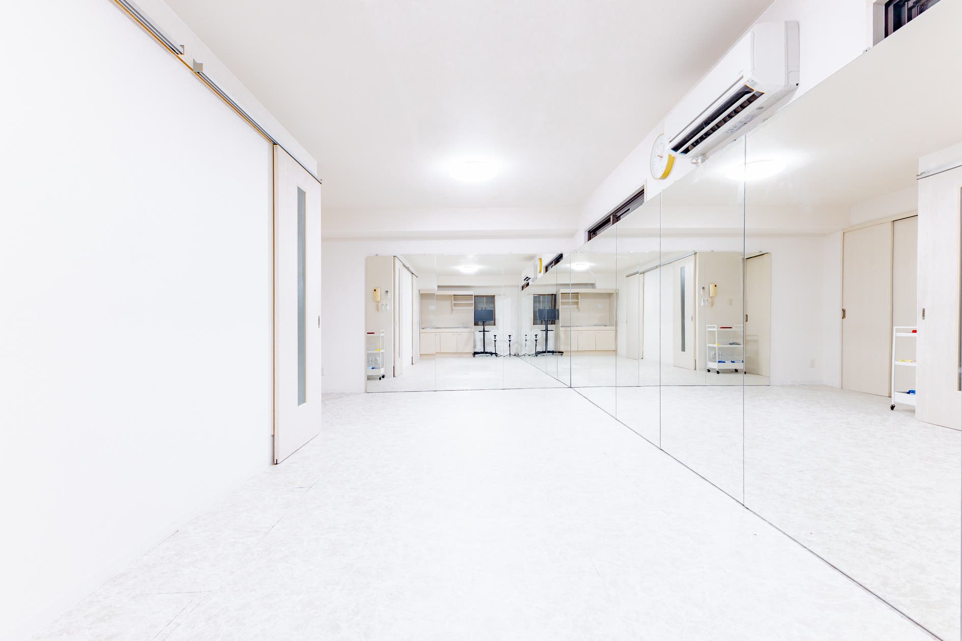 【オープン記念㊗割引🌟駅徒歩４分🌟】ダンスもできるレンタルスタジオ｜24時間利用可能の写真7