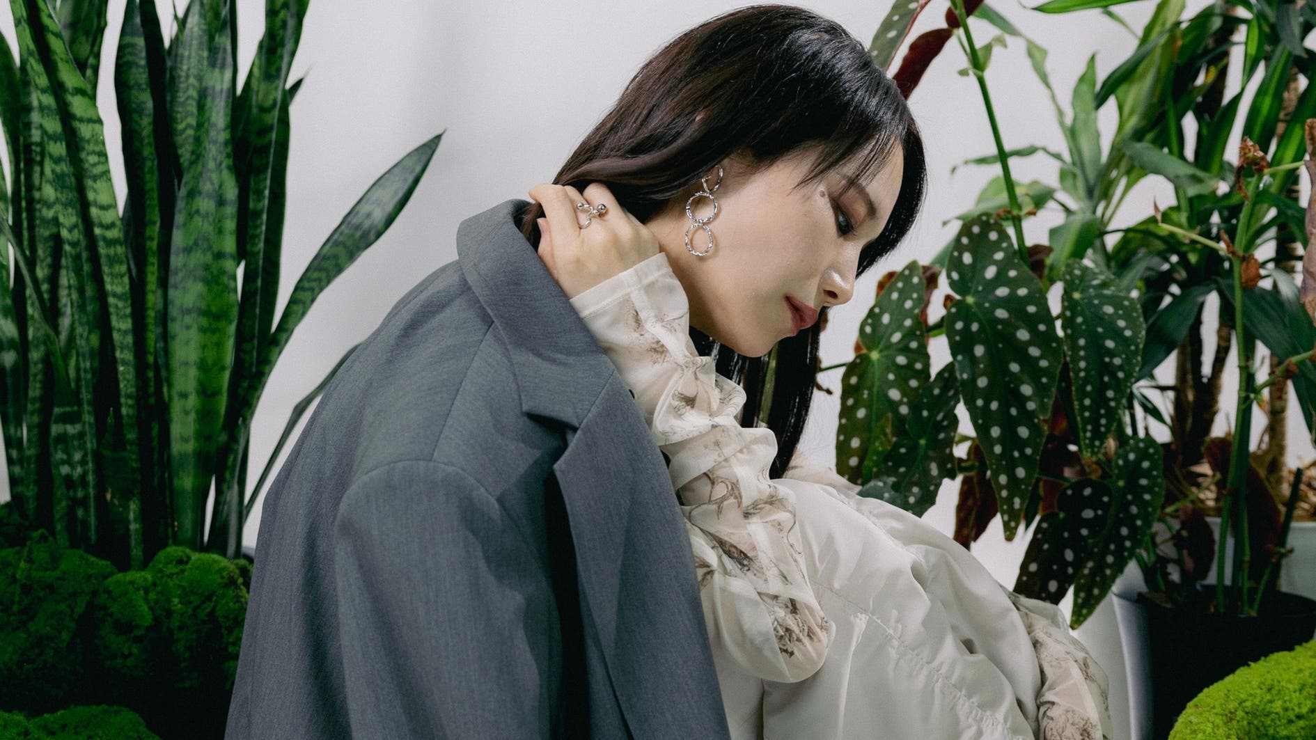 大阪の植物あふれる撮影スタジオ！レイアウト自由なグリーンを活かした多様な撮影！の写真11