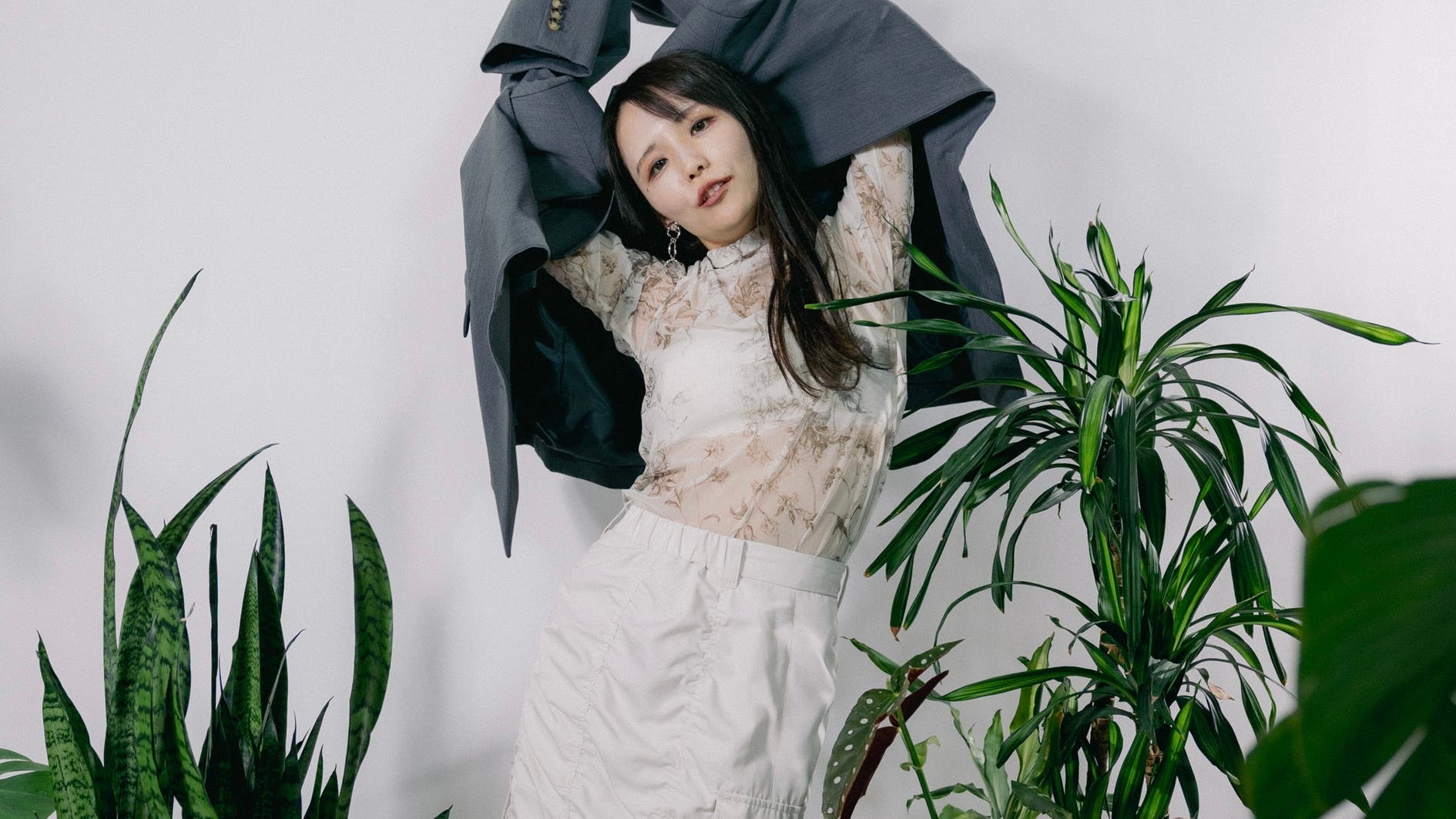 大阪の植物あふれる撮影スタジオ！レイアウト自由なグリーンを活かした多様な撮影！の写真12