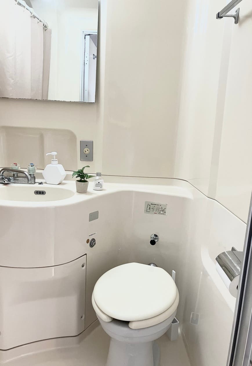 備品増量中✨【新大阪駅すぐ目の前👀】お客様の目線に立った完全個室の高見えサロン🍃高品質&多機能ベッド完備♪無料備品充実の写真15