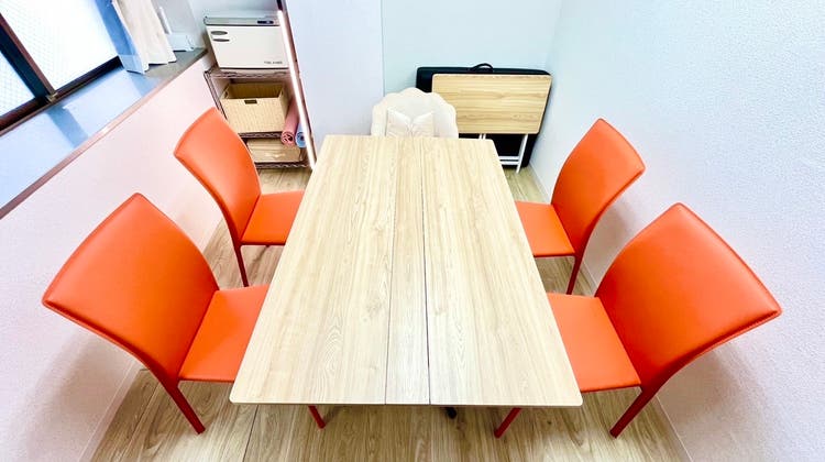 NEW<オレンジスペース🍊新横浜>⭐️多目的に⭐️インボイス対応⭐️完全個室(自然光あり)⭐️ナチュラル仕様⭐️飲食可の写真1