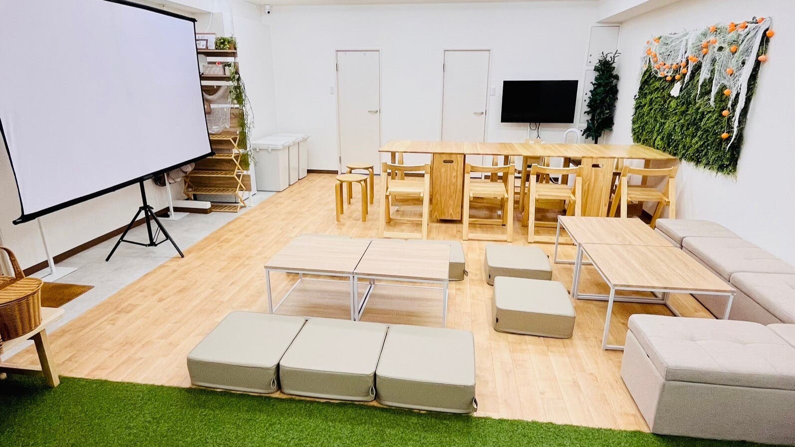 プロジェクター　/　スクリーンの画像1