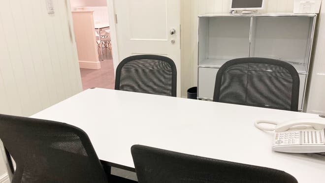 チュチュアンナ本社ビル 森ノ宮駅大阪城公園前 商談室①【森ノ宮駅徒歩3分!最大4名利用可能な商談室】の写真1