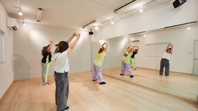 【佐野で人気No.1のダンススタジオ】大型ミラー完備丨1時間から利用可丨当日予約OK丨BOSEのスピーカー🔊の写真1