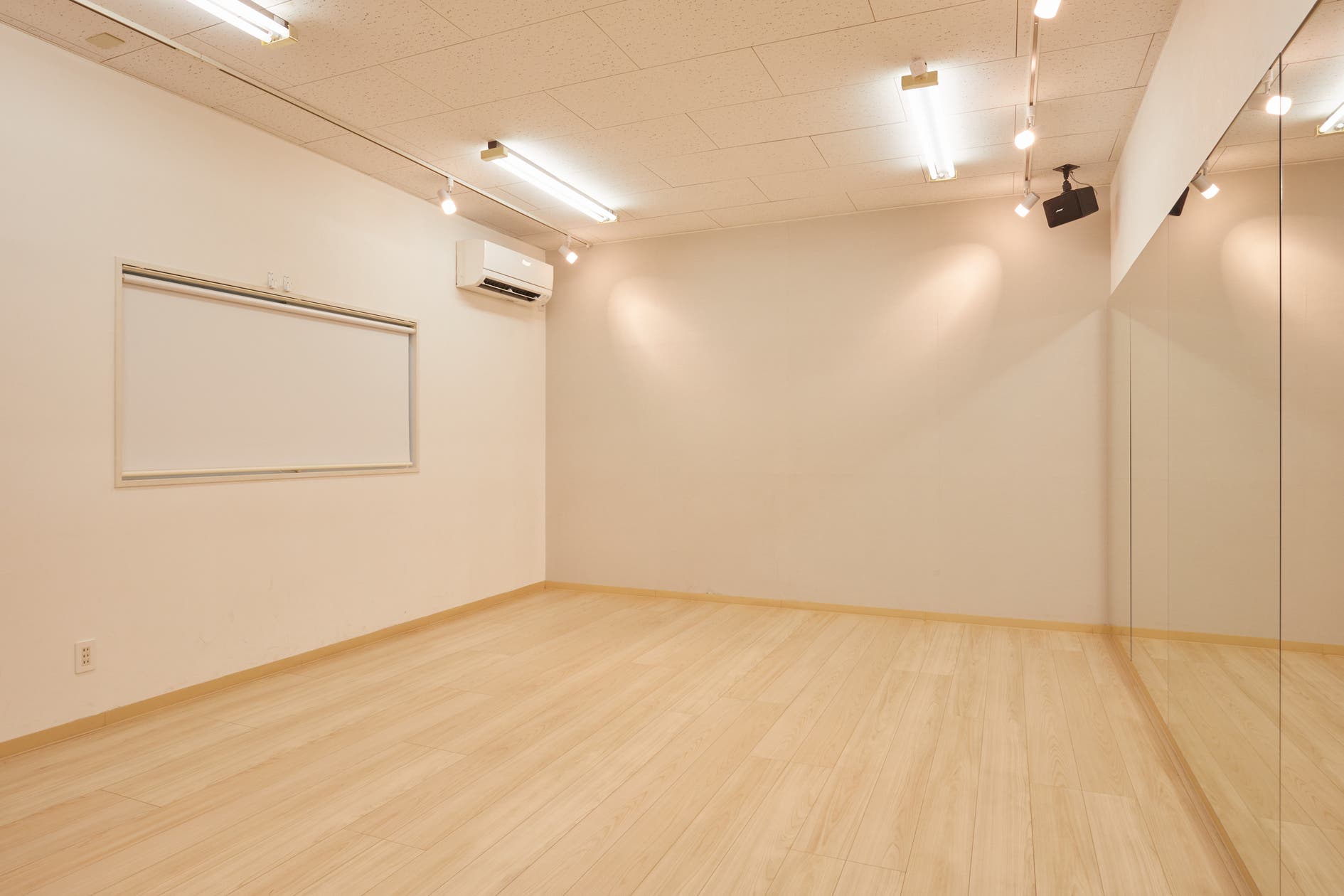 【佐野で人気No.1のダンススタジオ】大型ミラー完備丨1時間から利用可丨当日予約OK丨BOSEのスピーカー🔊の写真7