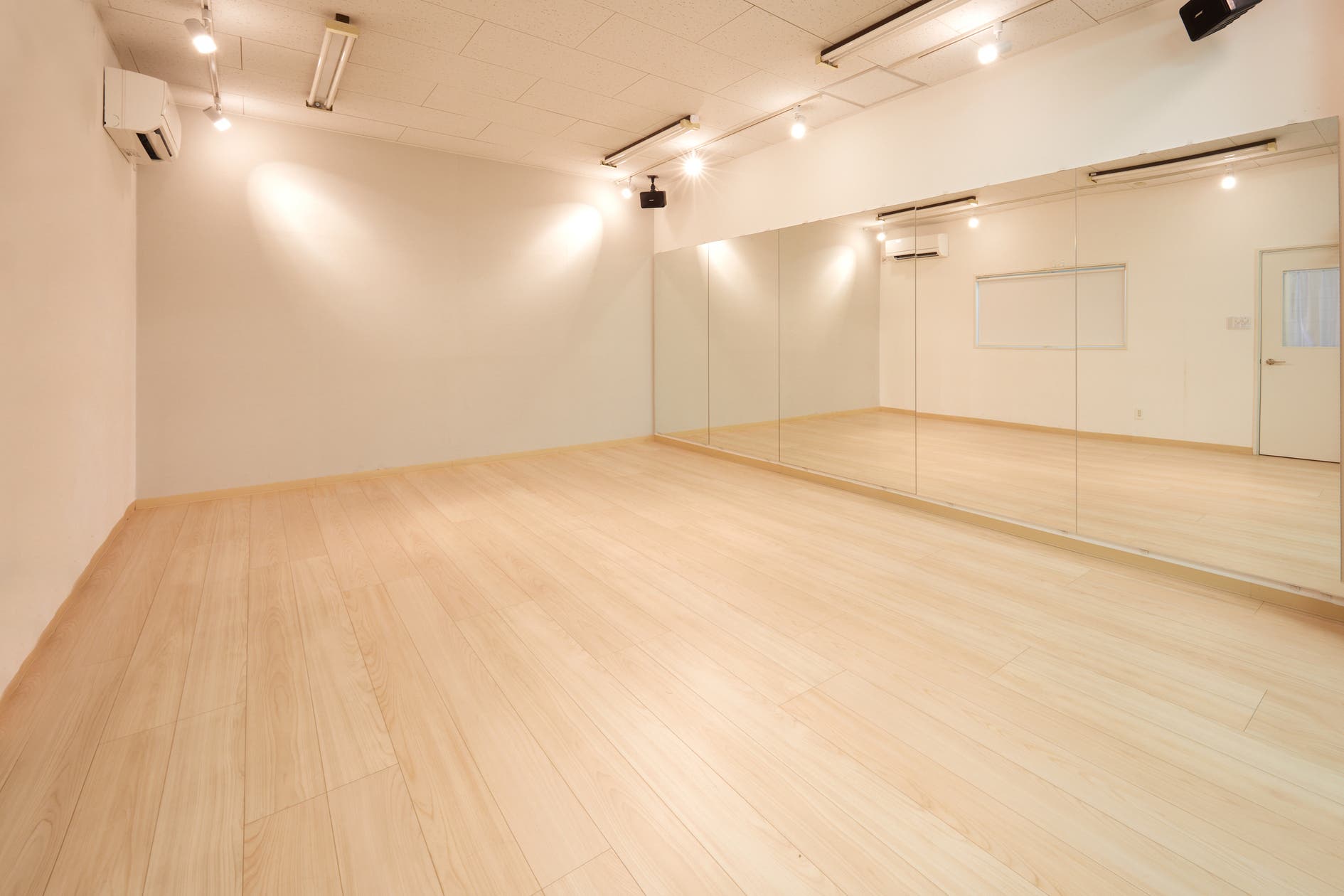 【佐野で人気No.1のダンススタジオ】大型ミラー完備丨1時間から利用可丨当日予約OK丨BOSEのスピーカー🔊の写真11