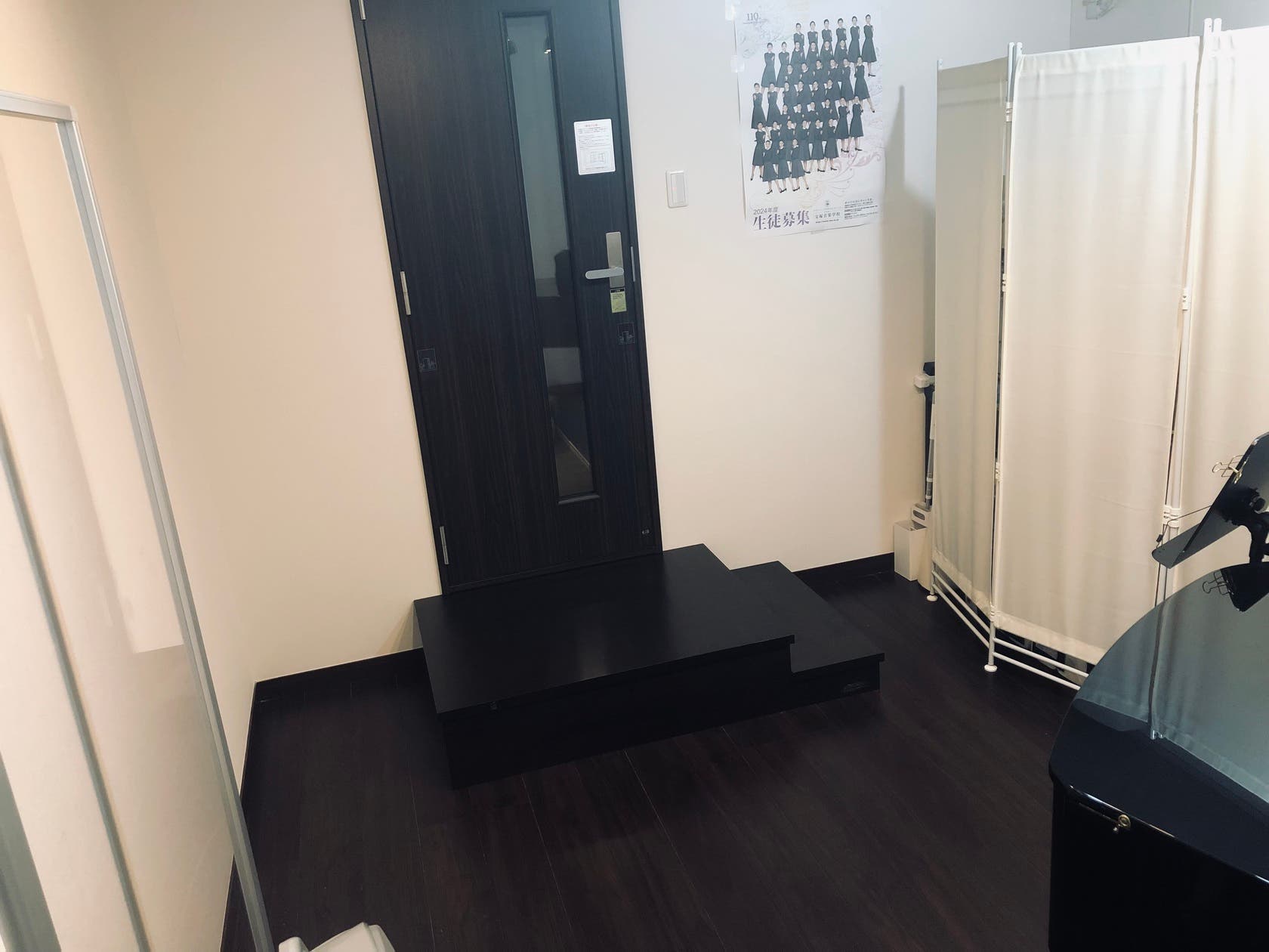 三軒茶屋駅から徒歩10分。完全防音､ローランドGP607付きのスタジオ。Wi-Fi（NURO光)完備なので､配信等にも対応可。の写真5