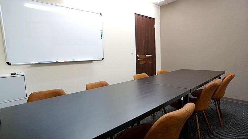 名古屋駅より徒歩２分の会議室【対面８名＋１】24時間ご利用可能で備品無料！の写真3